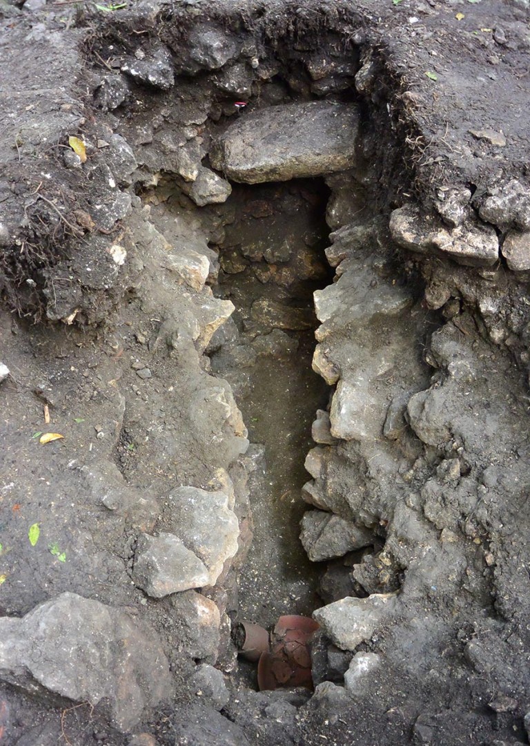 5. C95G small tomb with two vessels_1787 - Caracol Archaeological Project